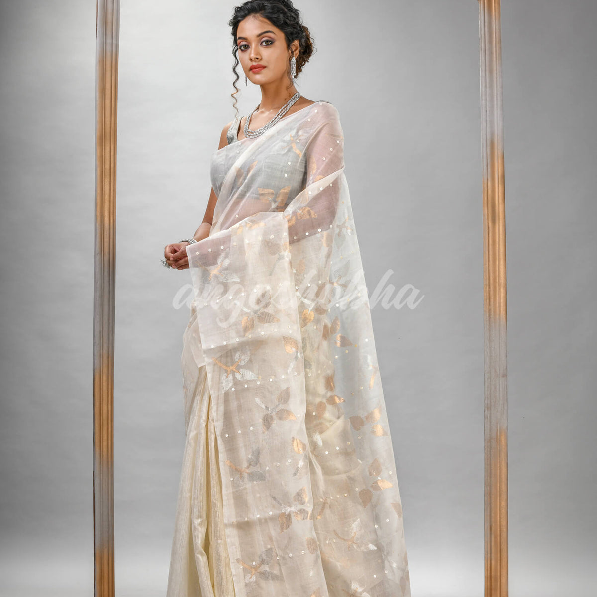 Traditional White Matka Silk Sequin Soft Jamdani Saree – angoshobha