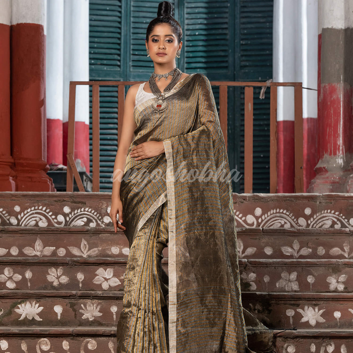Silver & Gold All Body Check Tissue Linen Handloom Saree – angoshobha