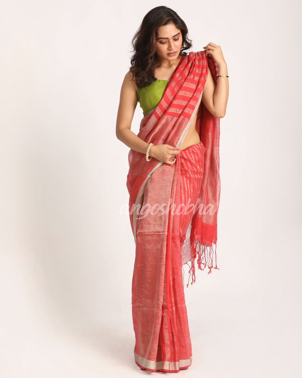 Pastel Red Traditional Handloom Check Linen Saree
