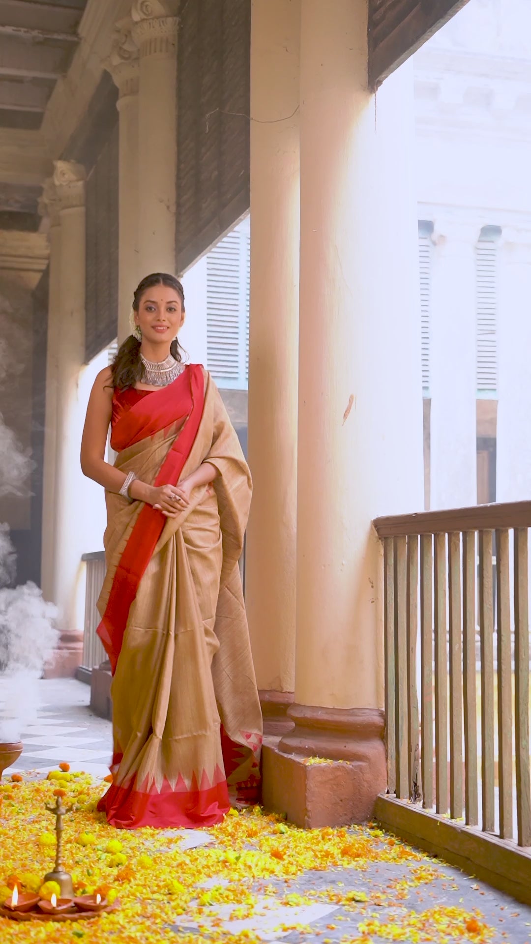 Muga Silk Matka Solid Body Red Temple Border Jacquard Jamdani Saree ...